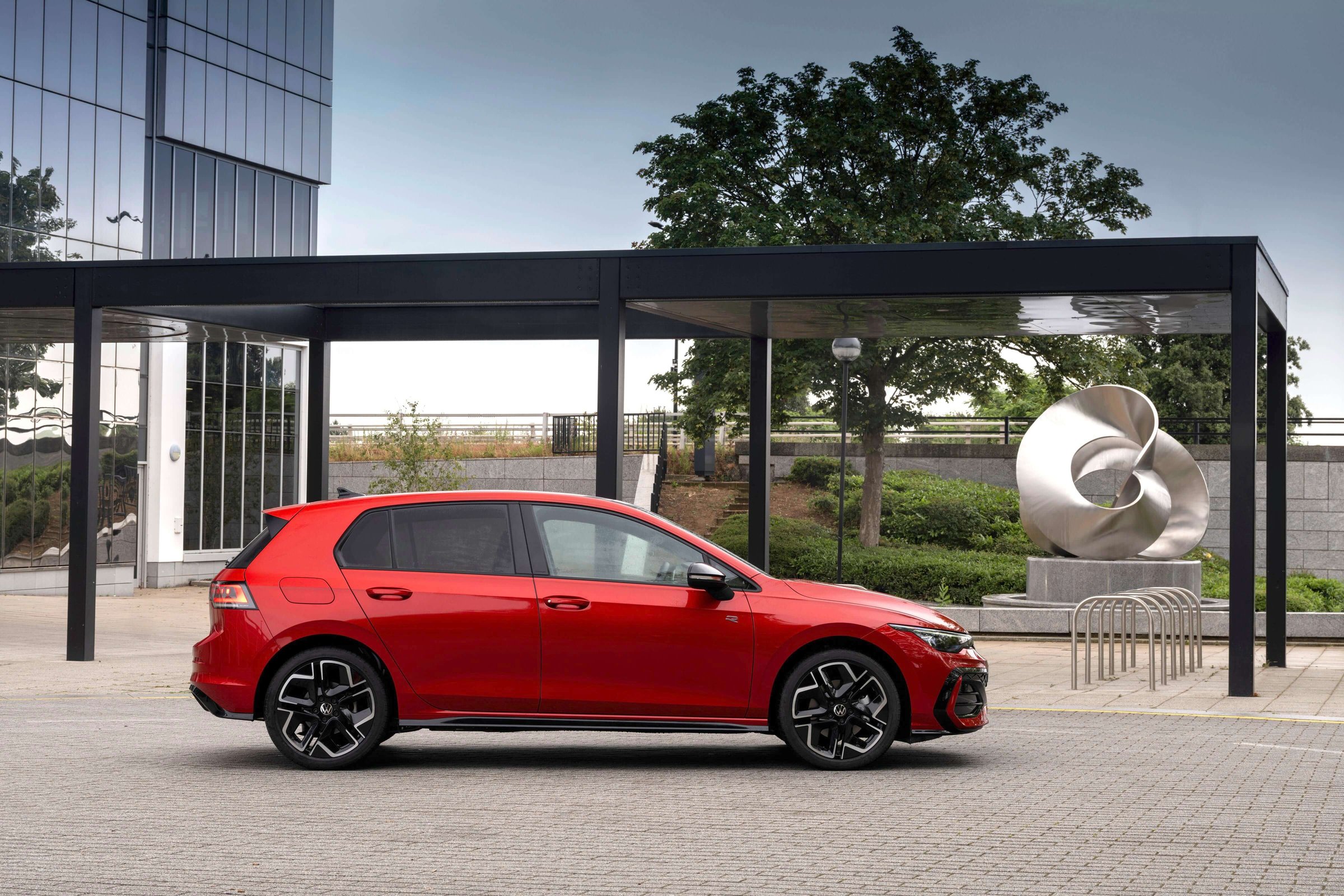 Volkswagen Golf vs Volkswagen Polo - Which one is right for me?